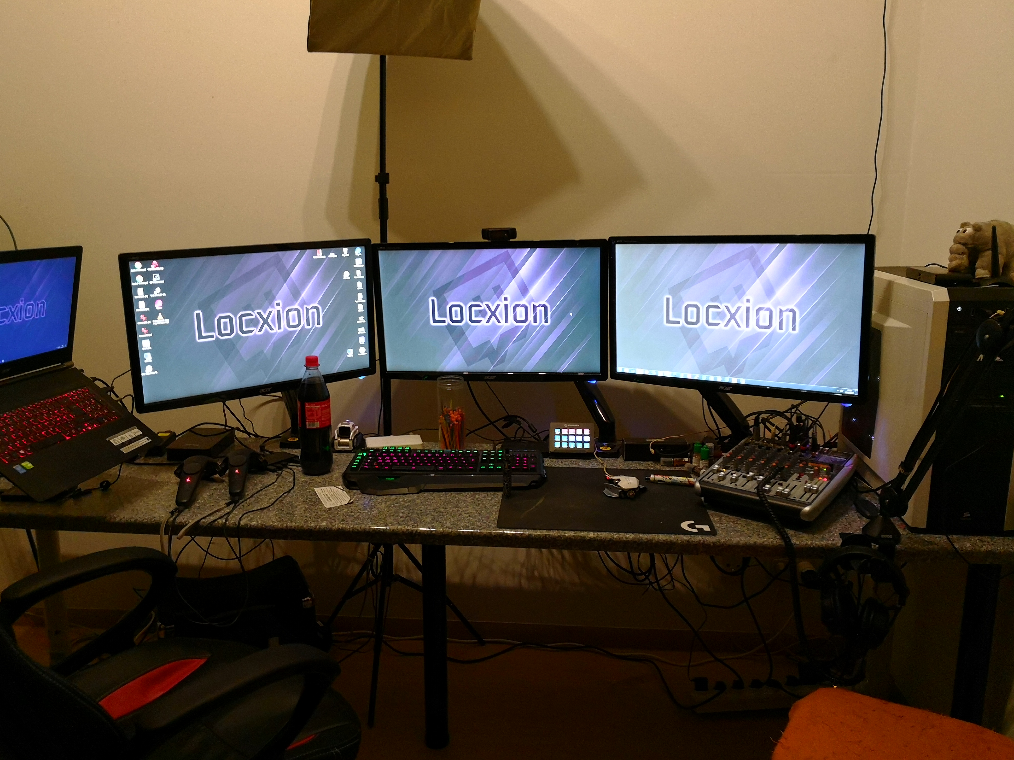 Anyone else use a triple monitor setup, and if not, is there any reason ...